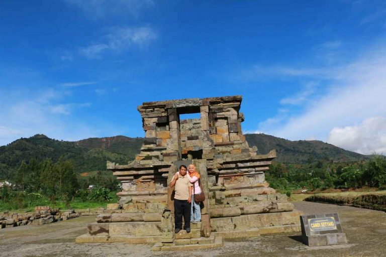 Mengintip pesona komplek Candi Dieng rekomendasi tempat wisata Dieng ...